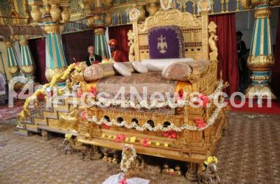 India Karnataka bangalore News Photo - The Golden Throne Amba Vilas ...