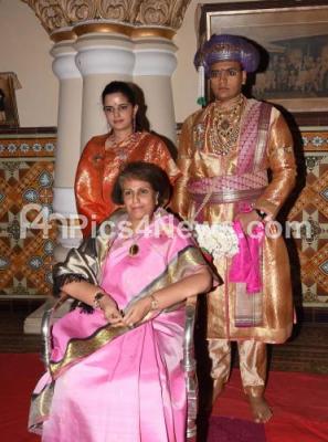 India Karnataka bangalore News Photo - Yaduveer Krishnadatta Chamaraja ...